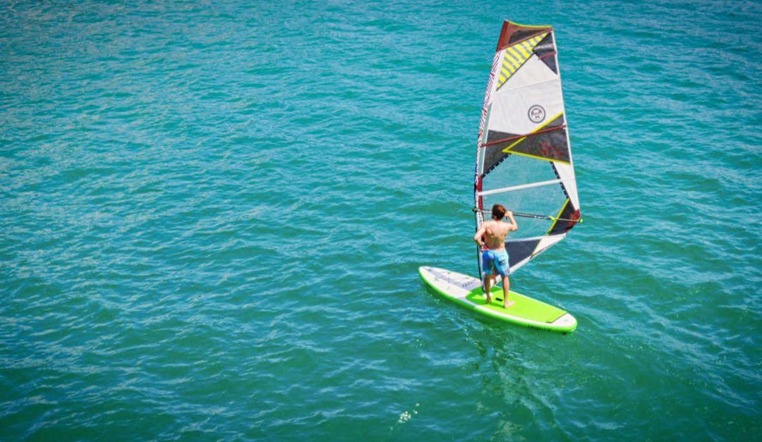 Windsurf SUP: So verbindest du Stand Up Paddling und Windsurfen ...